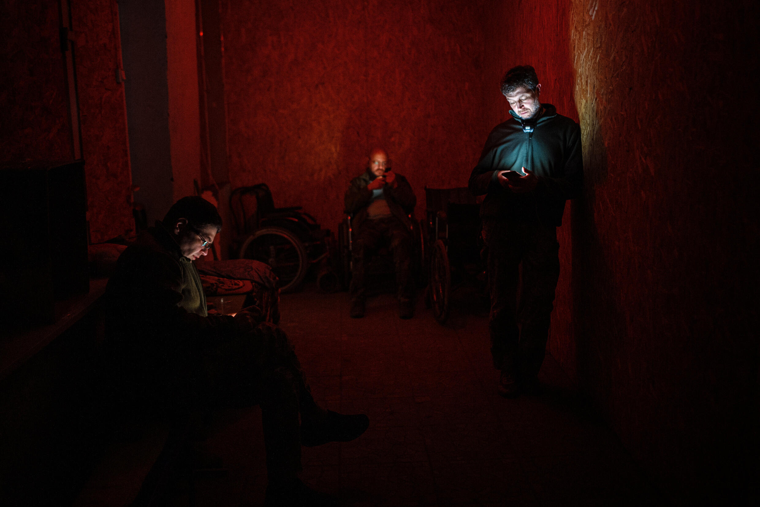 Wounded soldiers treated at night as Bakhmut battle rages