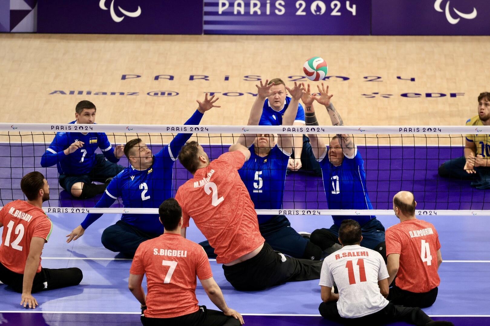 Jeux paralympiques : Morteza Mehrzad, le "géant" pilier du volley-ball ...