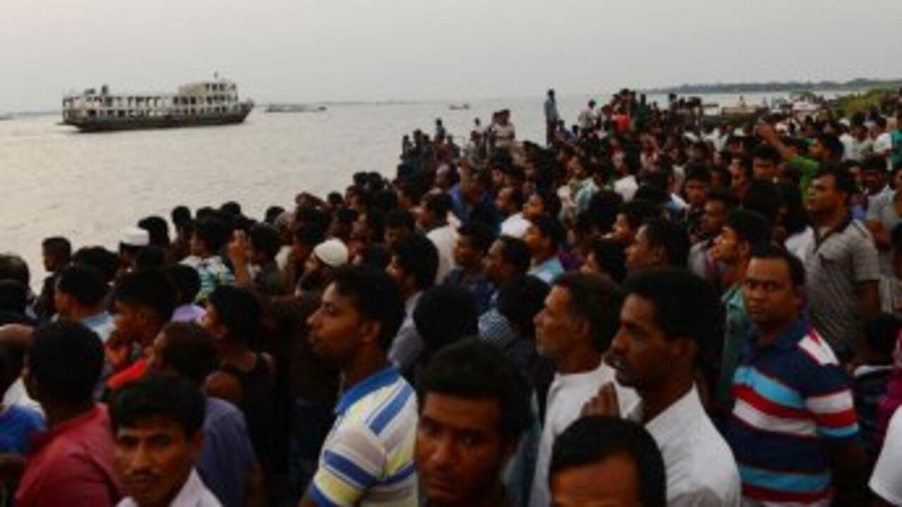Bangladesh ferry capsizes with 200 passengers on board