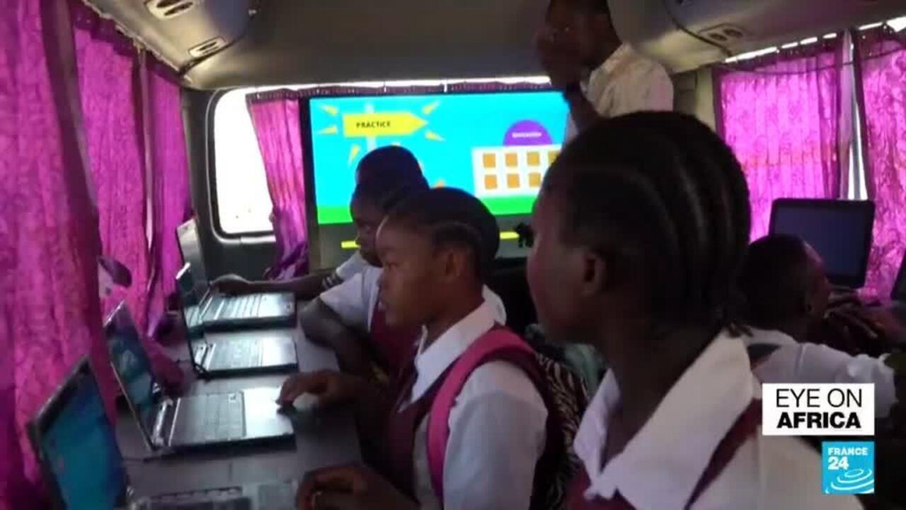 A bus equipped with computers fights digital illiteracy in Liberia ...