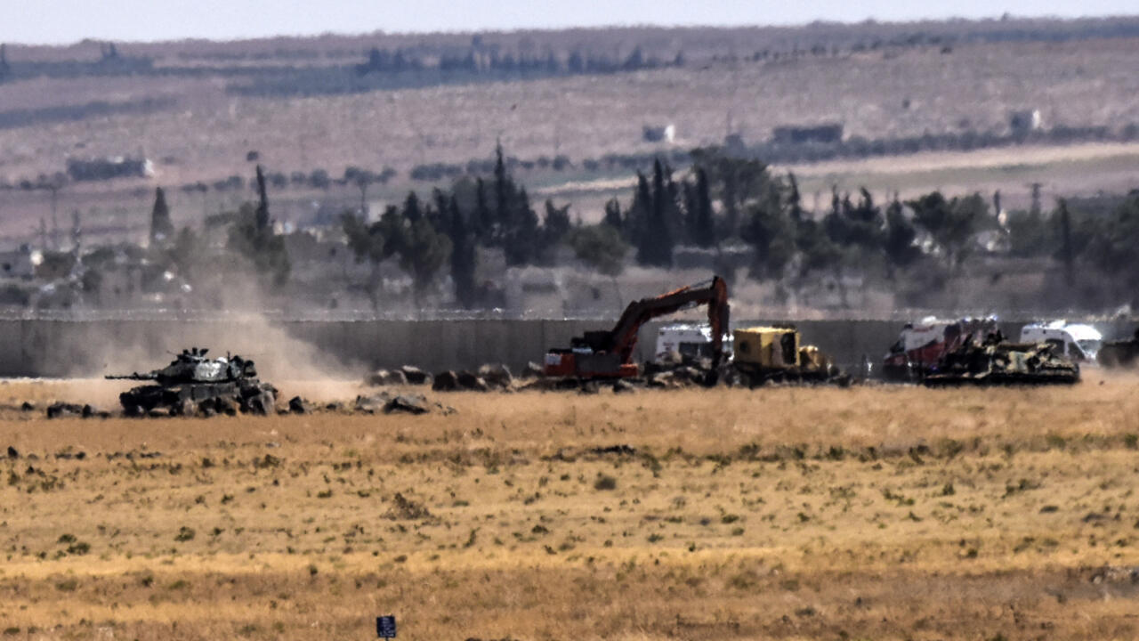 Turkish-backed fighters drive IS group from Syria-Turkey border