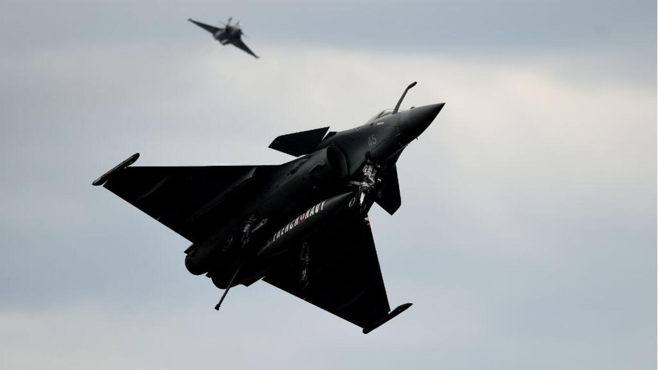 Hollande comments fuel India's Rafale jet deal scandal