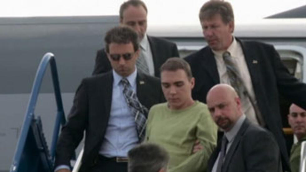 'Canadian Psycho' Magnotta pleads not guilty