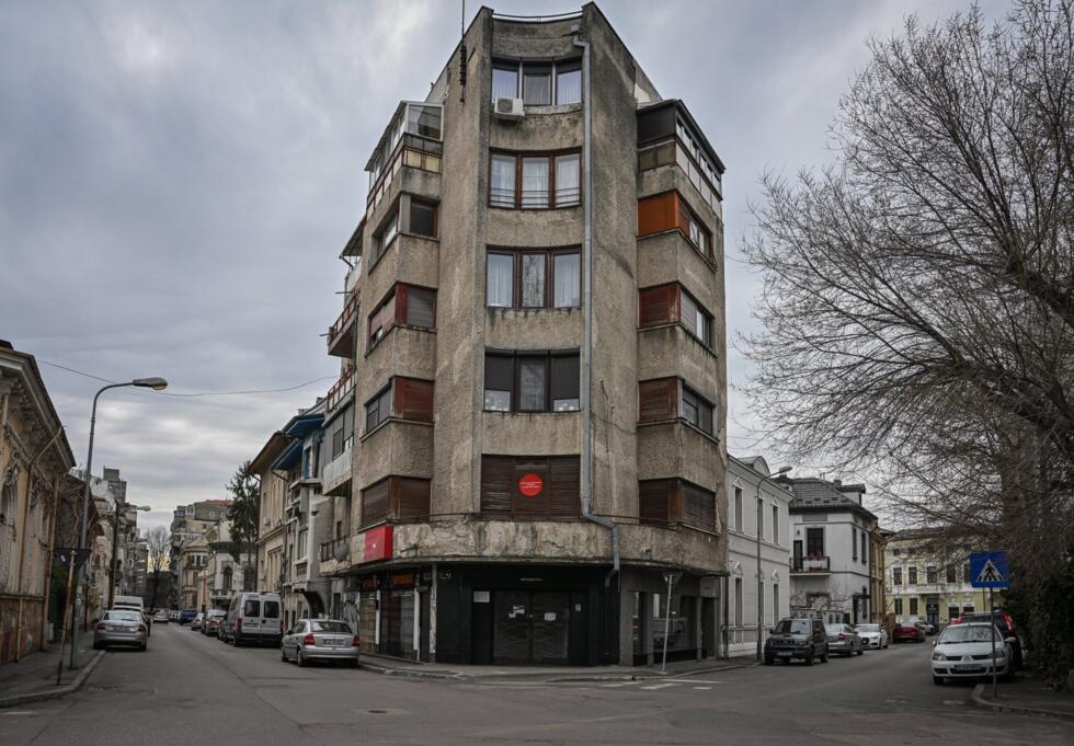 Quake-prone Bucharest trembles over rickety buildings