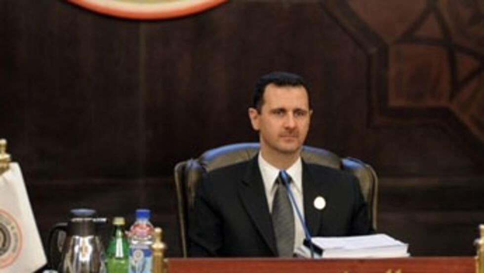 Assad makes international comeback with French visit