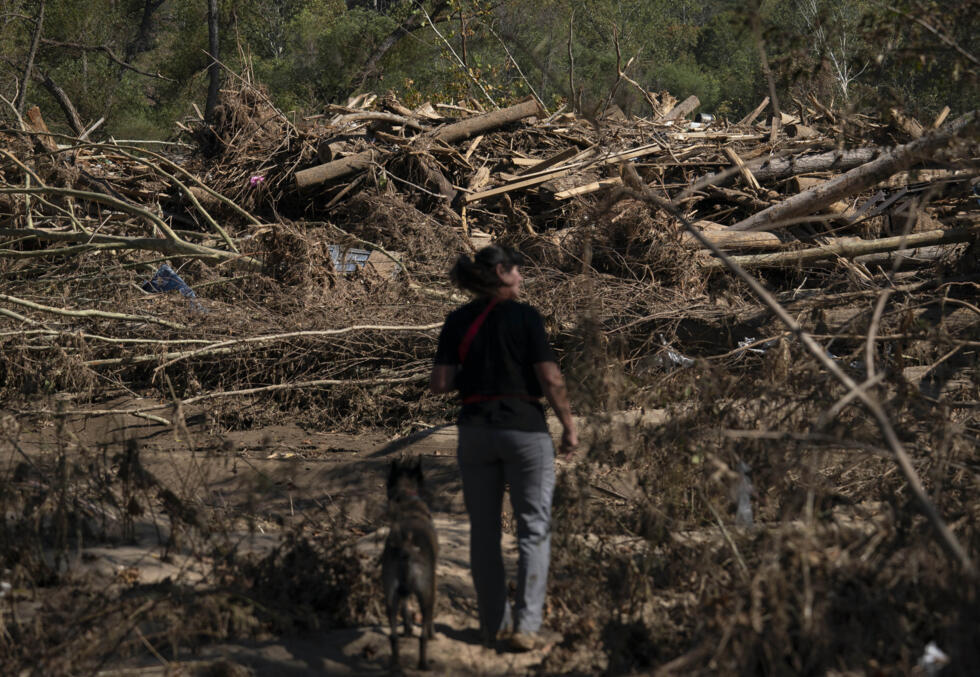 L'ouragan Milton affaibli mais "extrêmement dangereux" avant d'arriver en Floride