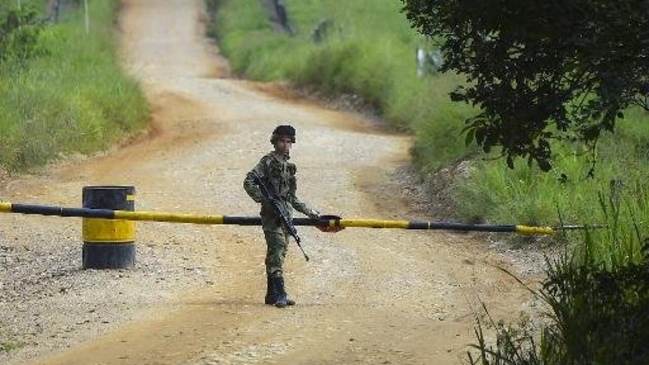 Colombia's FARC rebels step up power attacks, kill 3 police