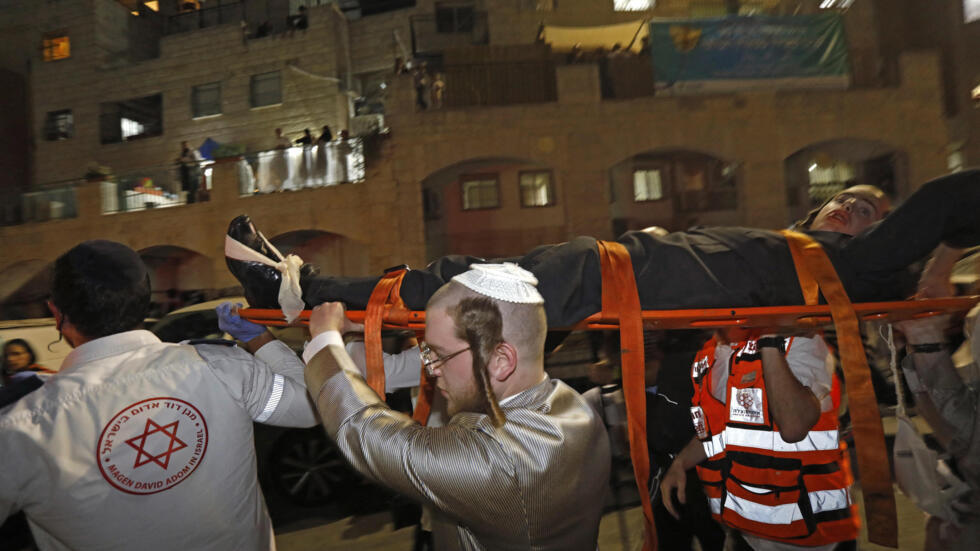 Two dead as synagogue stands collapse near Jerusalem