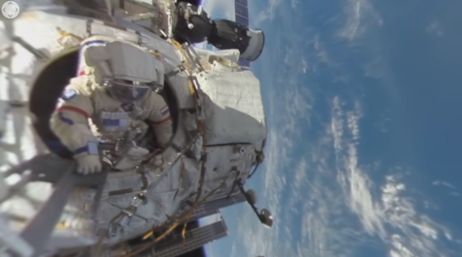 Des cosmonautes russes ont filmé pour la première fois une sortie dans ...