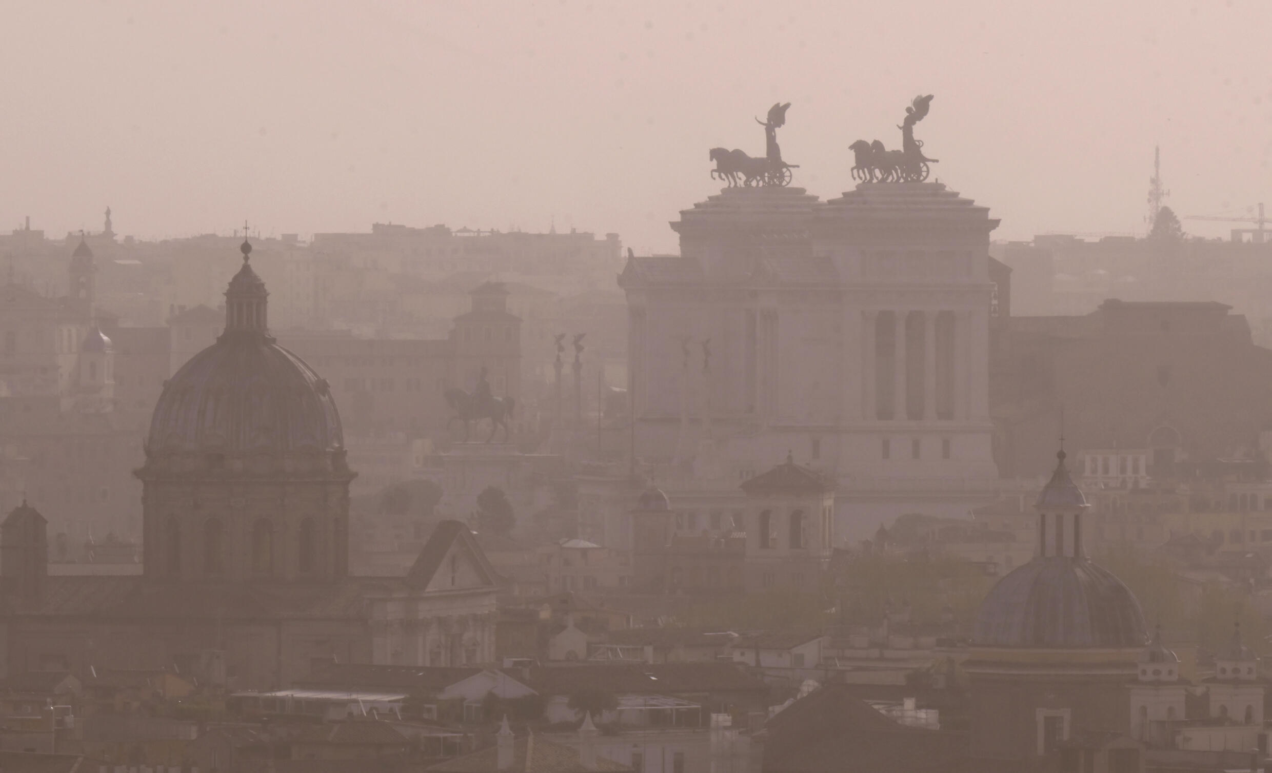 Heat, air pollution, disease: How climate change affects health