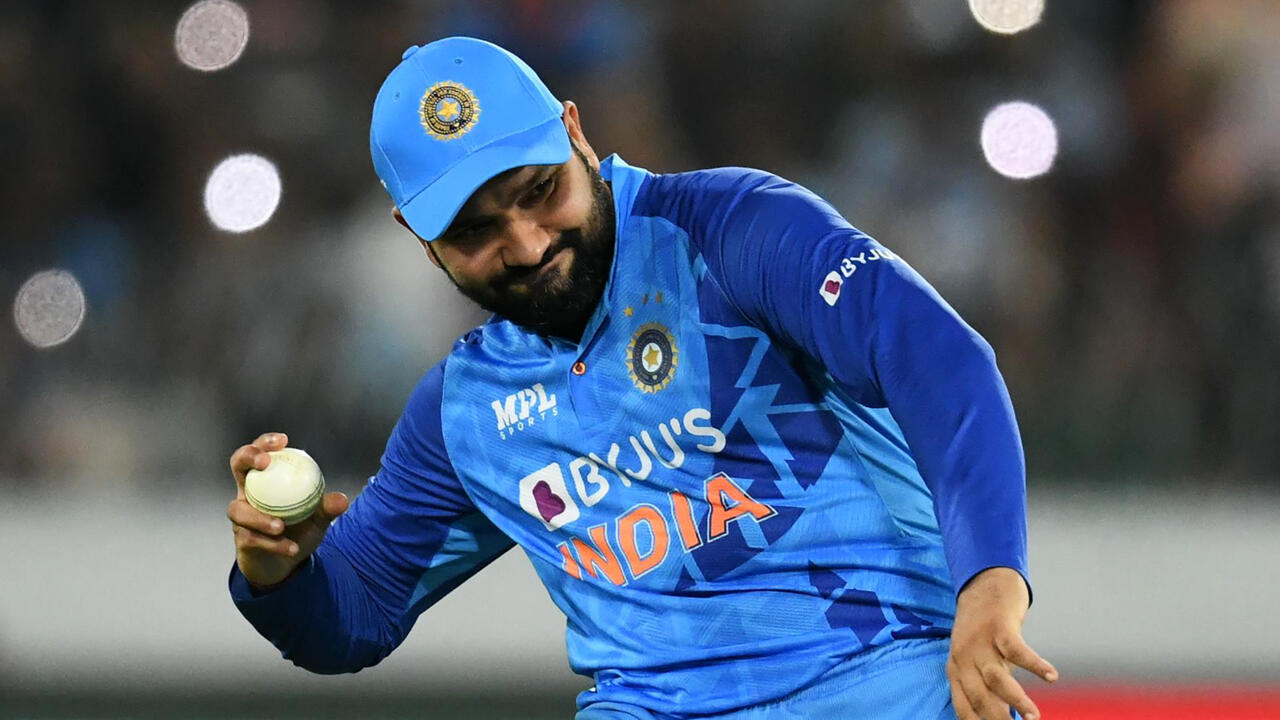Rohit backs Kumar as India look to fix T20 bowling
