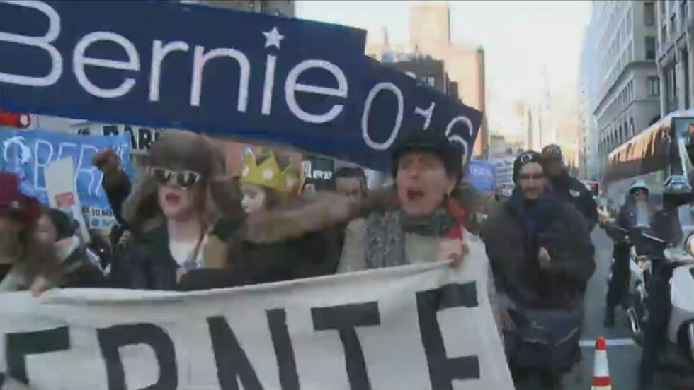 Video: Young voters rally behind Bernie Sanders