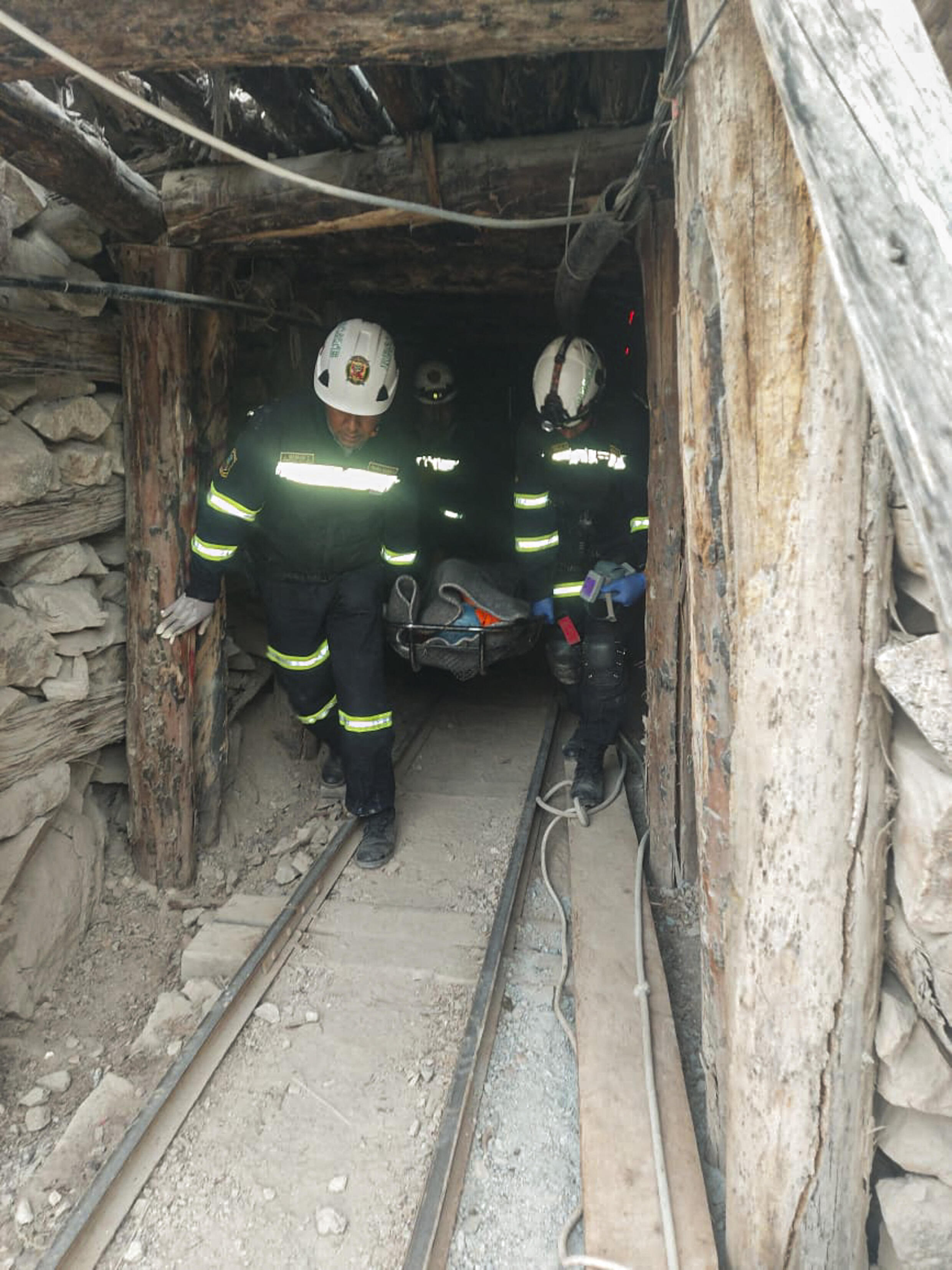 Peru gold mine fire kills at least 27 workers
