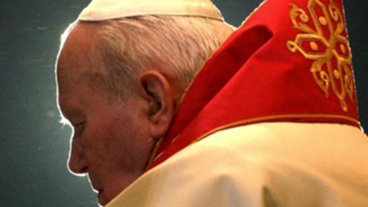 Thousands gather at Vatican for beatification