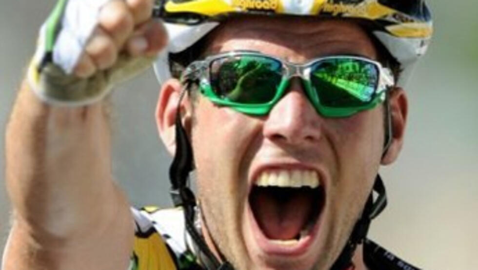 Britain's Cavendish back on form with fifth leg win