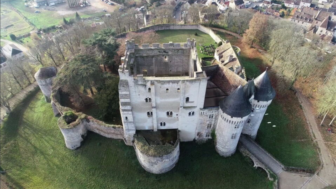 A wealth of French history: The castle of the counts of Perche - You ...