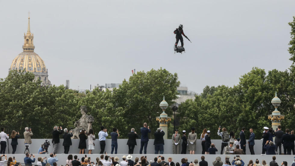 Franky Zapata, "l'homme volant" du défilé du 14-Juillet