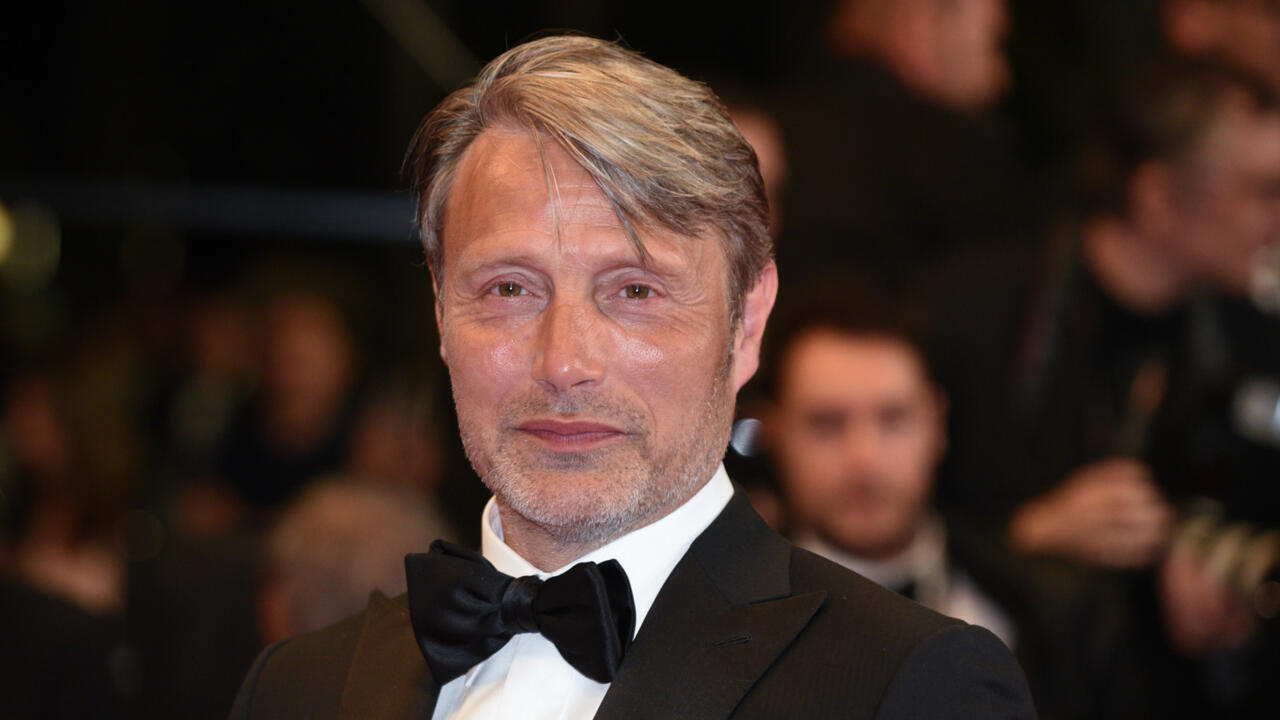 En images: Mads Mikkelsen de retour sur la Croisette (jour 3)
