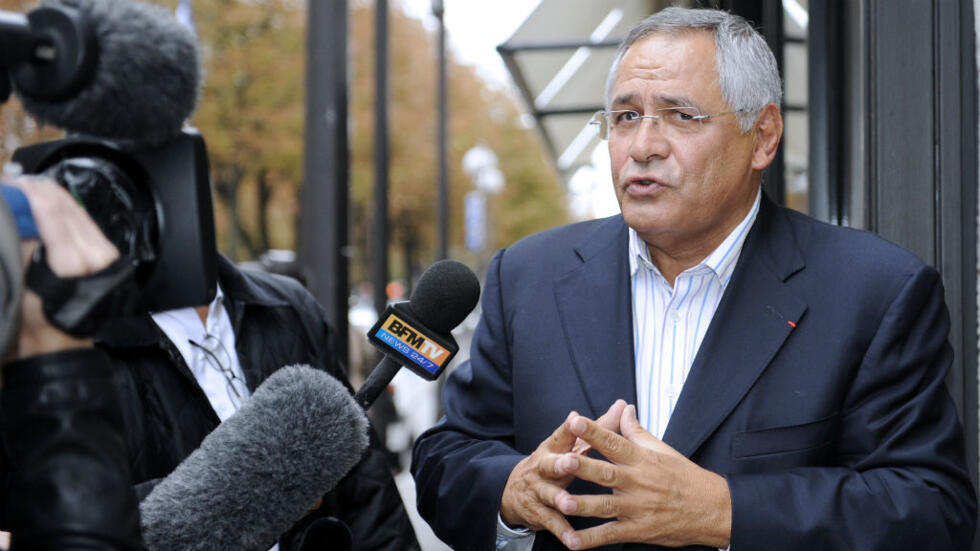 Mystery suit donor named as Fillon's French presidential bid hits point ...