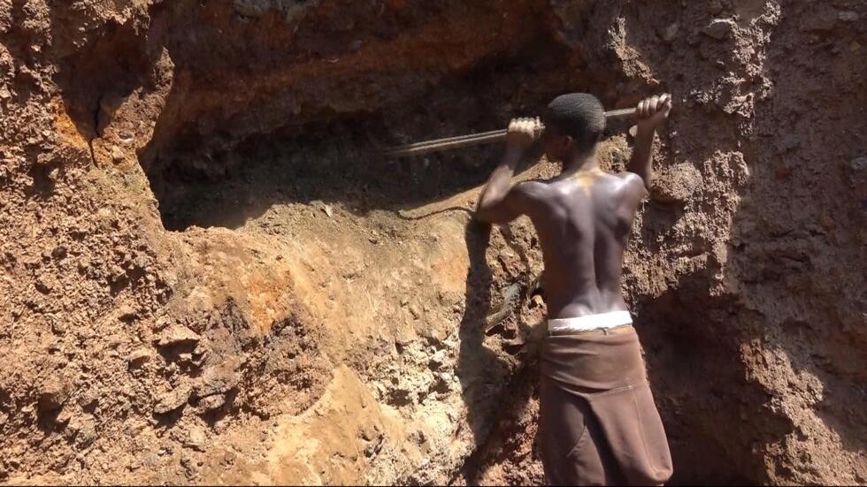 Inside the murky business of cobalt mining in DR Congo - Focus