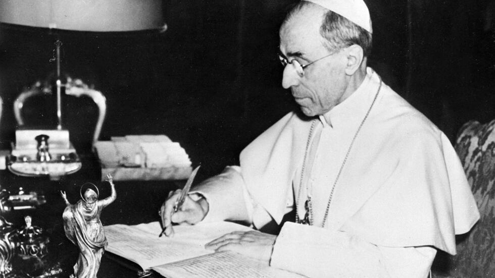 Vatican to open secret archives of WWII-era pope in 2020