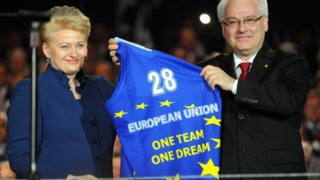 Croatia celebrates as country joins the EU