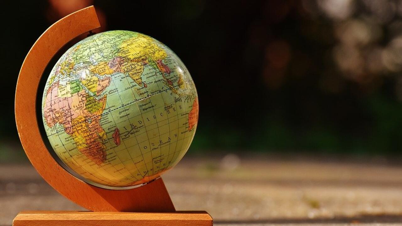 "Techniquer", "pourriel"... le "Dictionnaire des francophones" se veut ...