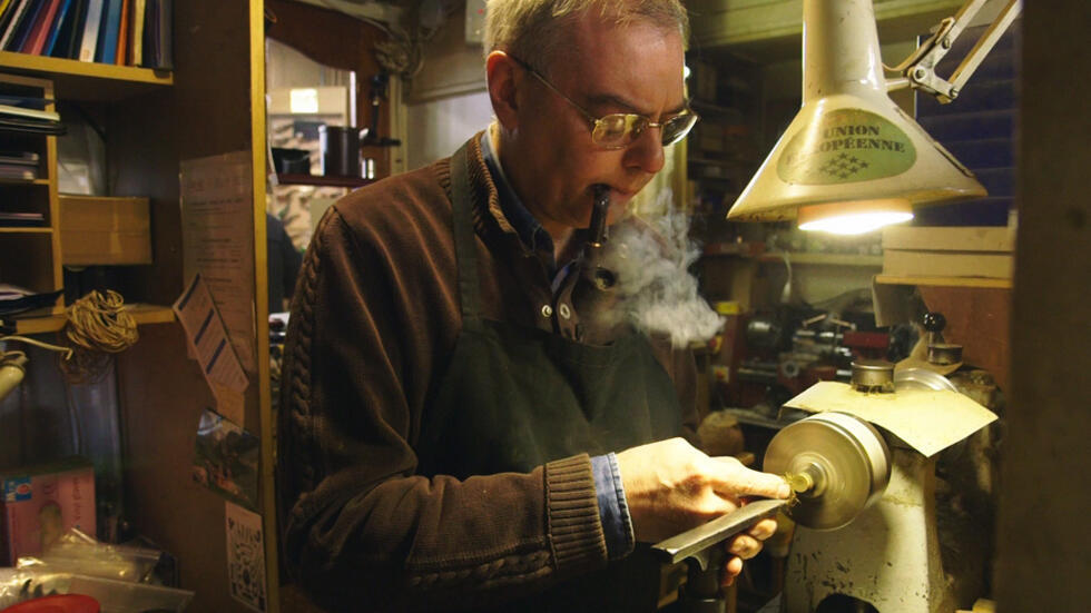 The secrets of a pipe maker in Paris - You are here