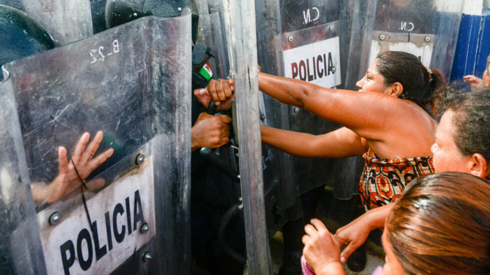 At least 28 inmates killed in Mexico prison riot