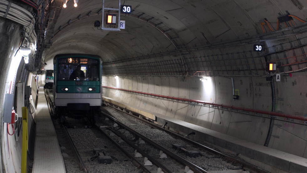 Trafic interrompu sur quatre lignes de métro à Paris