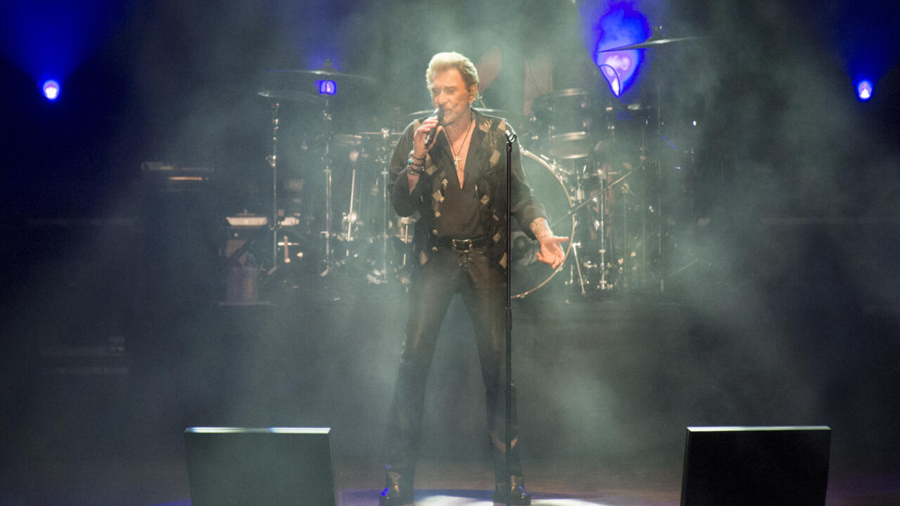 "C'est l'amour que j'attendais": sortie d'un duo inédit entre Johnny ...