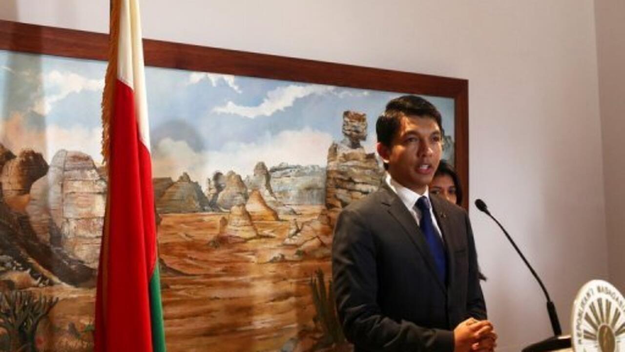 Madagascar’s leader and ousted rival hold landmark talks
