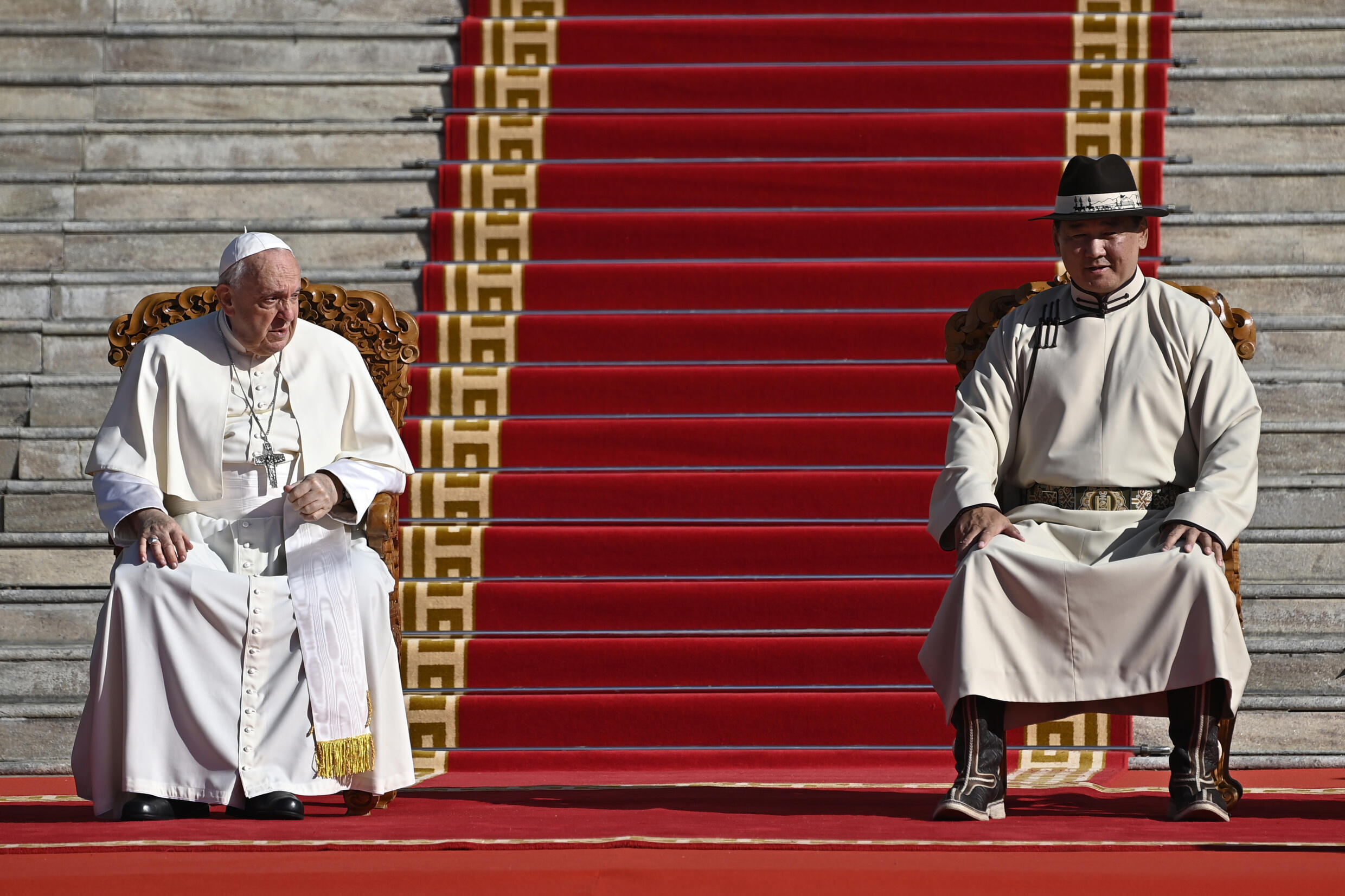 Pope offers apparent gesture to China during visit to Mongolia