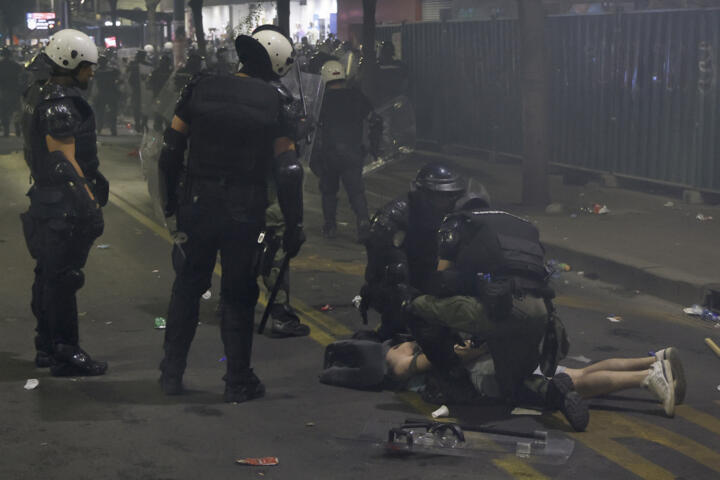 Some 140,000 protesters rally against populist Serbia govt