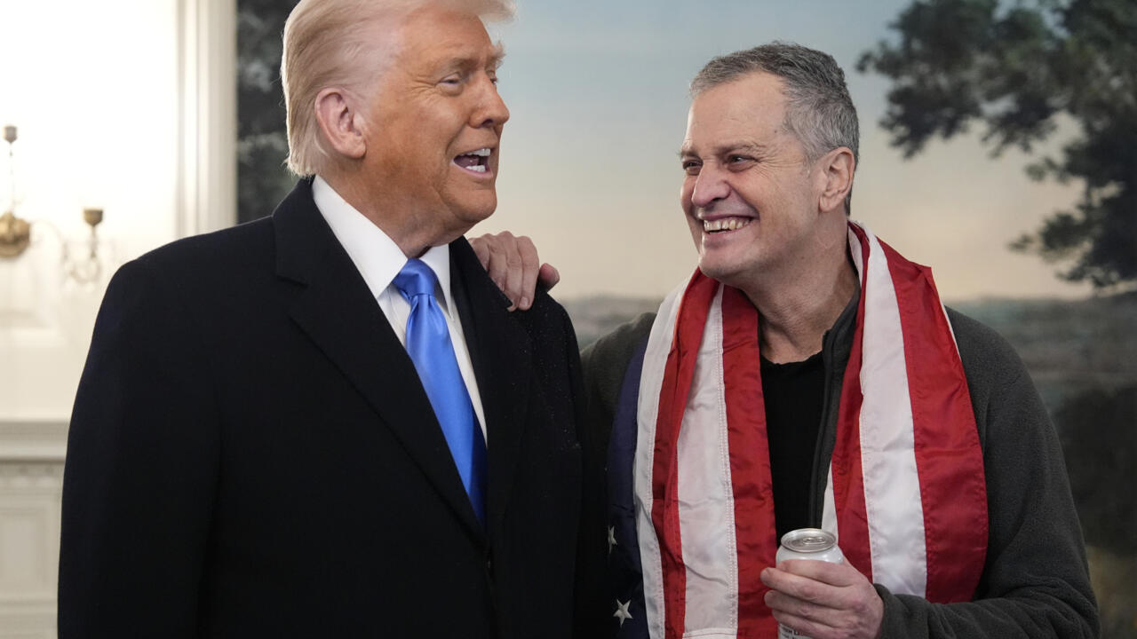 L'enseignant américain Marc Fogel, détenu en Russie et libéré, reçu par ...