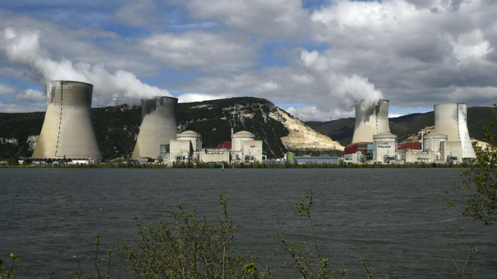 After fuel blockade, French nuclear plant workers to strike over labour ...