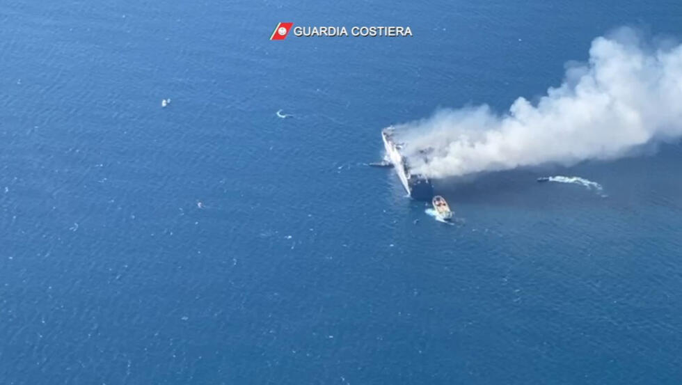 Rescue efforts resume for 12 missing in Greece ferry fire