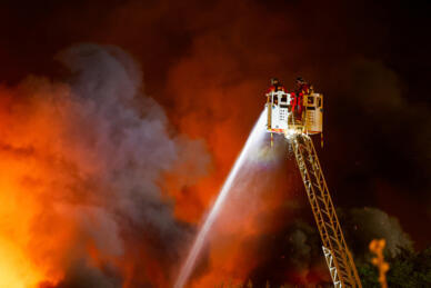 Hundreds of firefighters battle massive blaze at Paris recycling plant ...