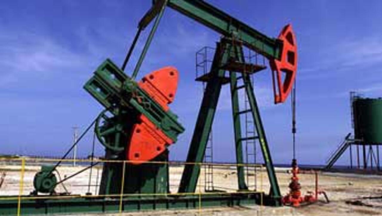 Sliding oil prices have $100 mark in sight - France 24