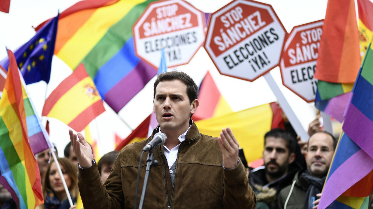 Thousands join right-wing protest in Madrid against PM's Catalonia policy