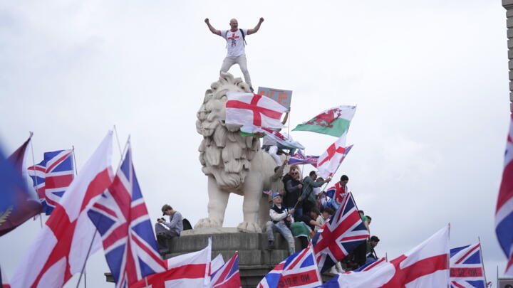 Up to 150,000 people attend massive anti-immigration march in London ...