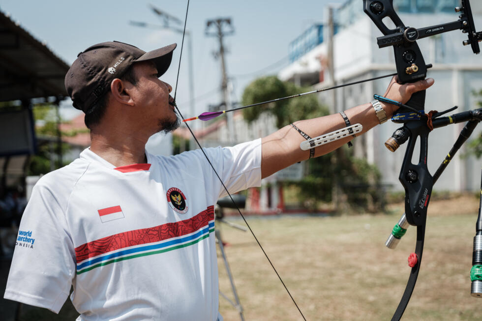 Indonesia's first Paralympic archers take aim at gold