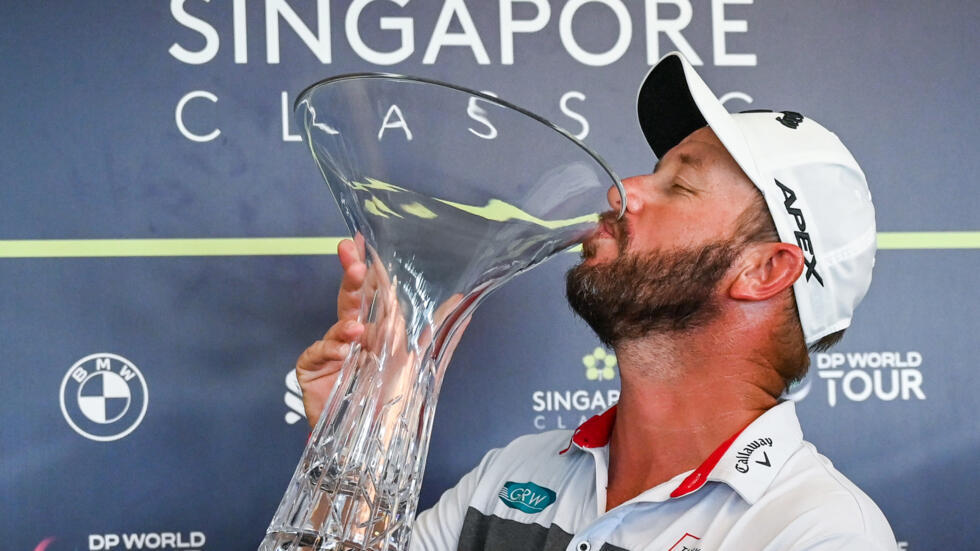 Strydom clinches victory in Singapore Classic with stunning comeback