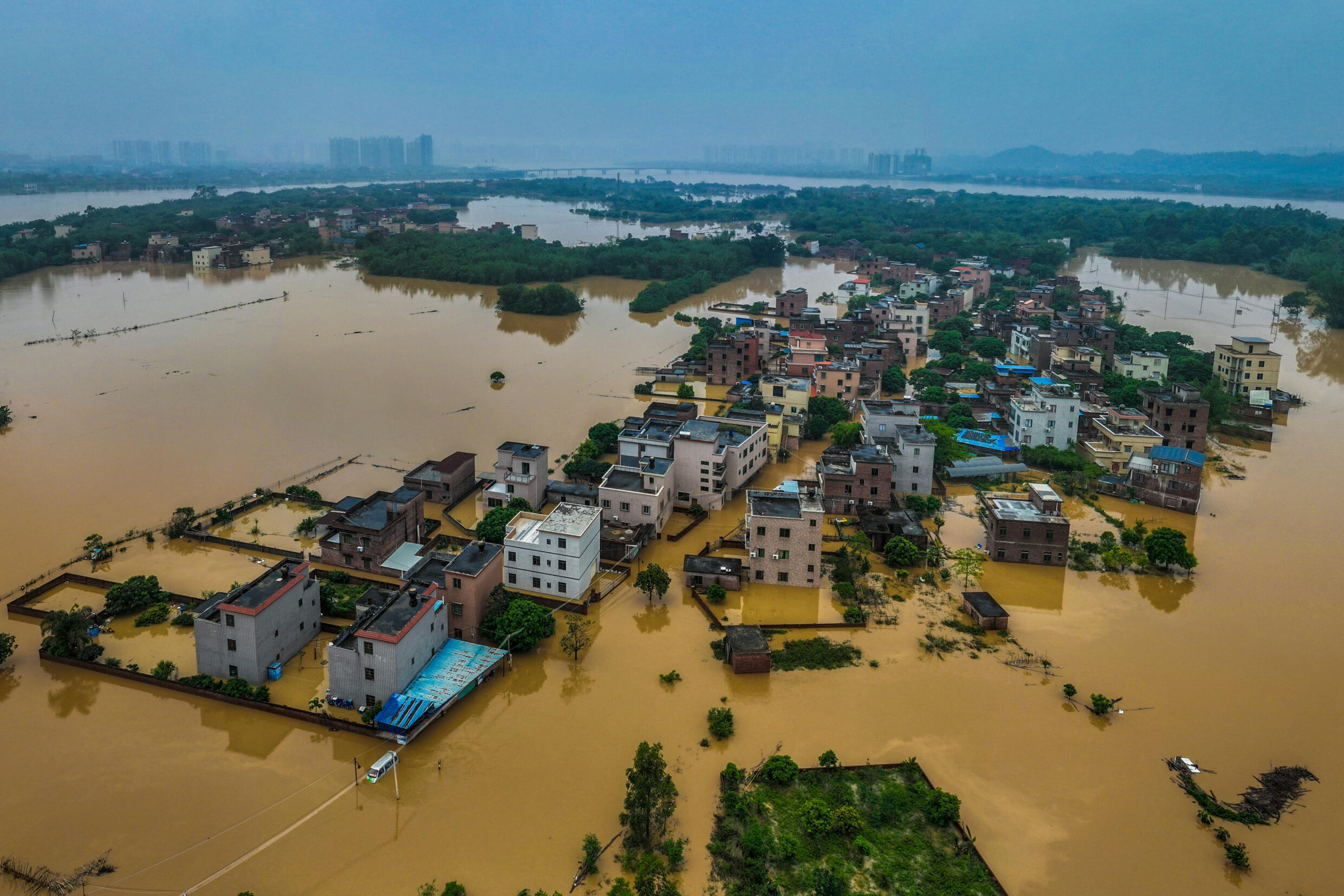 China issues highest-level rainstorm warning after deadly floods