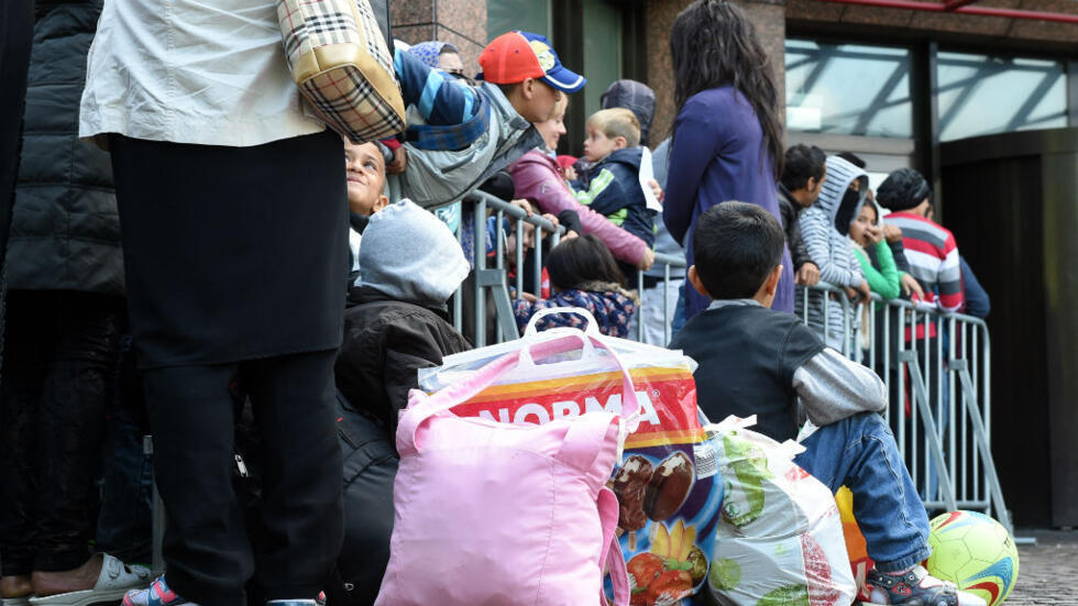 Germany expects record 800,000 asylum requests in 2015