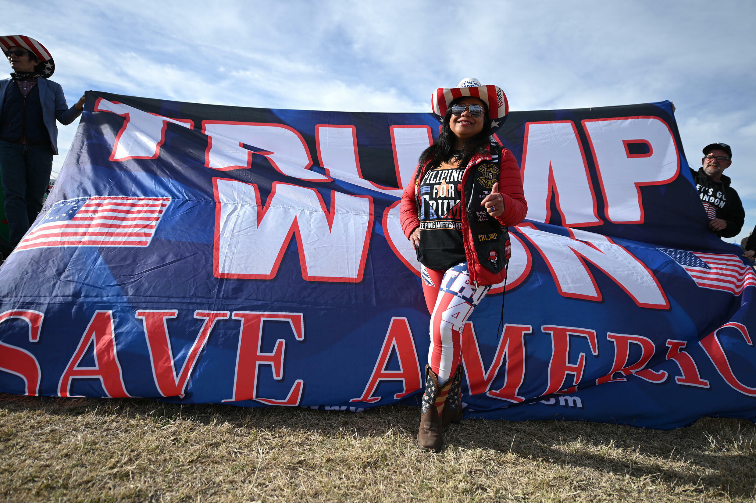 Trump rallies faithful in Arizona