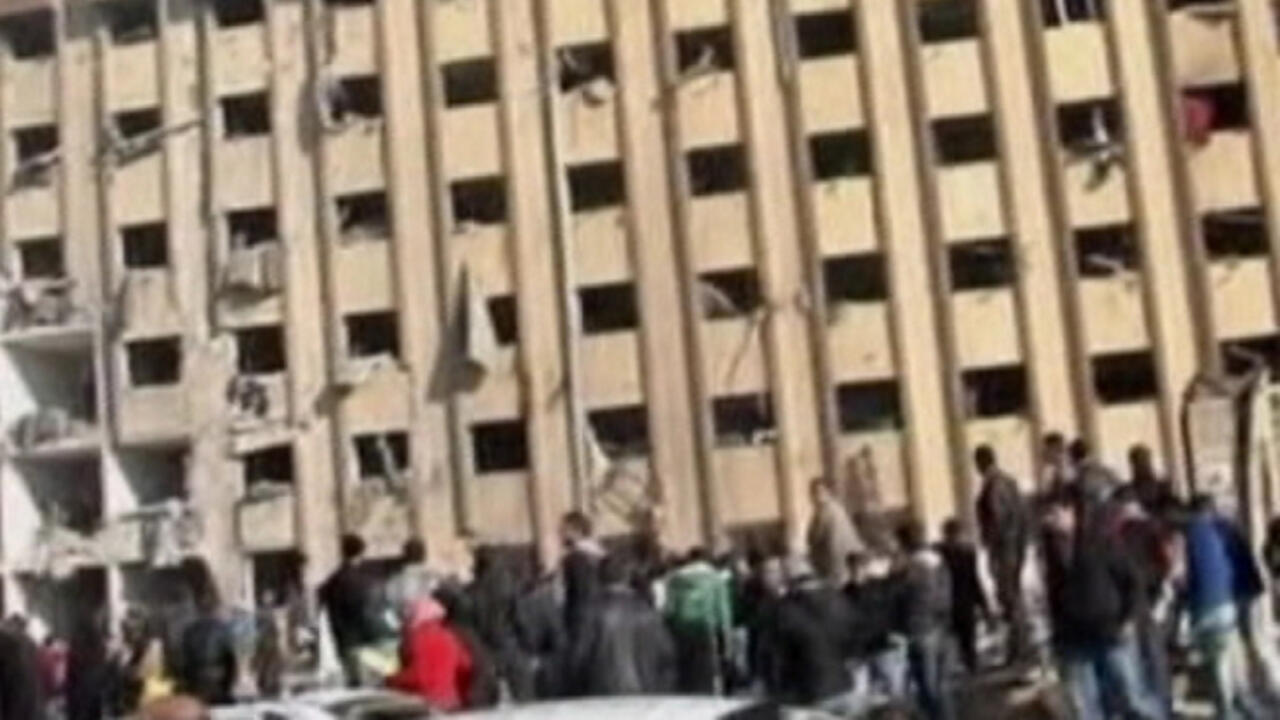 Death count climbs at Aleppo University bombsite