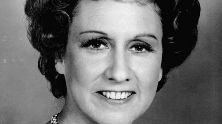 'All in the Family' star Jean Stapleton dies at 90