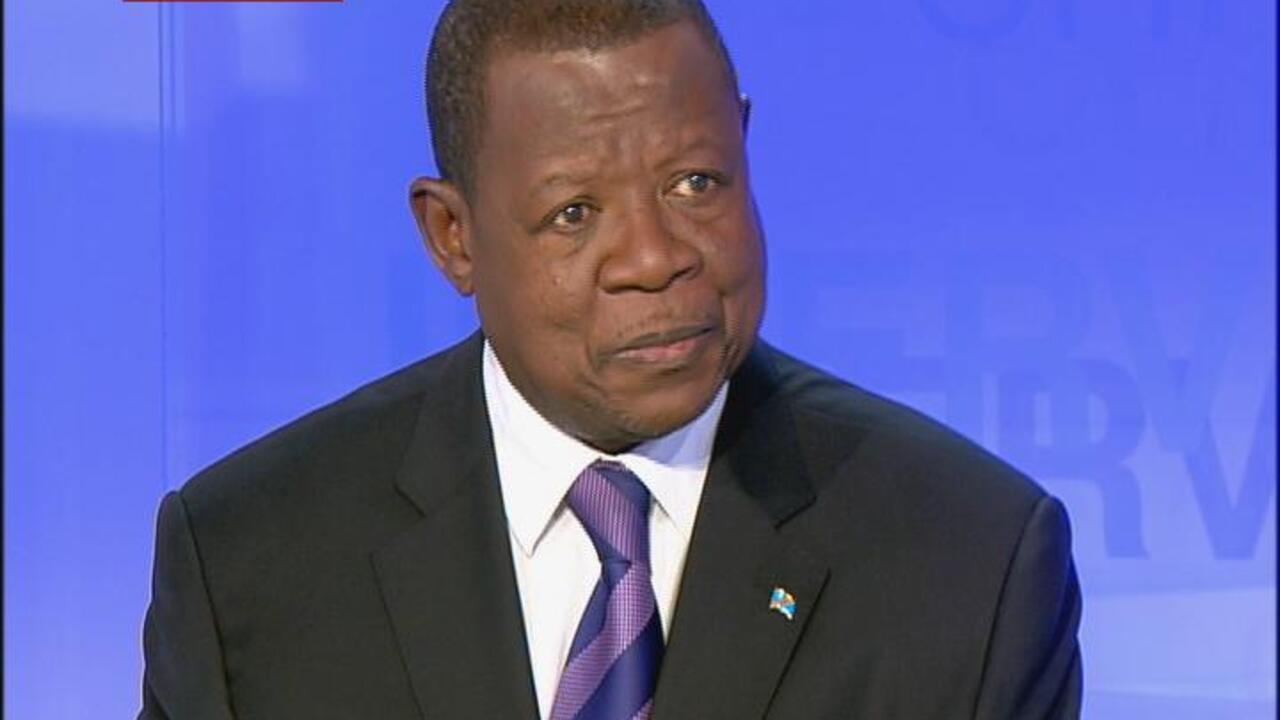 Lambert Mende, ministre de la communication et des médias de la RDC - L ...