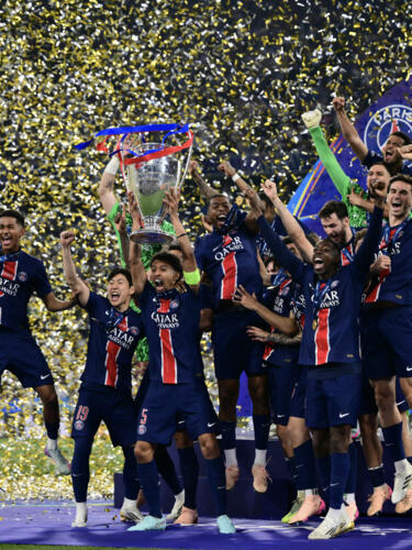 No, these Democratic politicians did not make the same arm gesture as ...